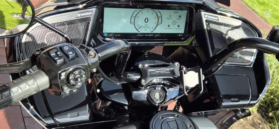 Серый Харли-Девидсон Road Glide 2024 в Шяуляй, объемом двигателя 1.92 л и пробегом 8 тыс. км за 24800 €, фото 22 на AUTOMOTO.COM.LV