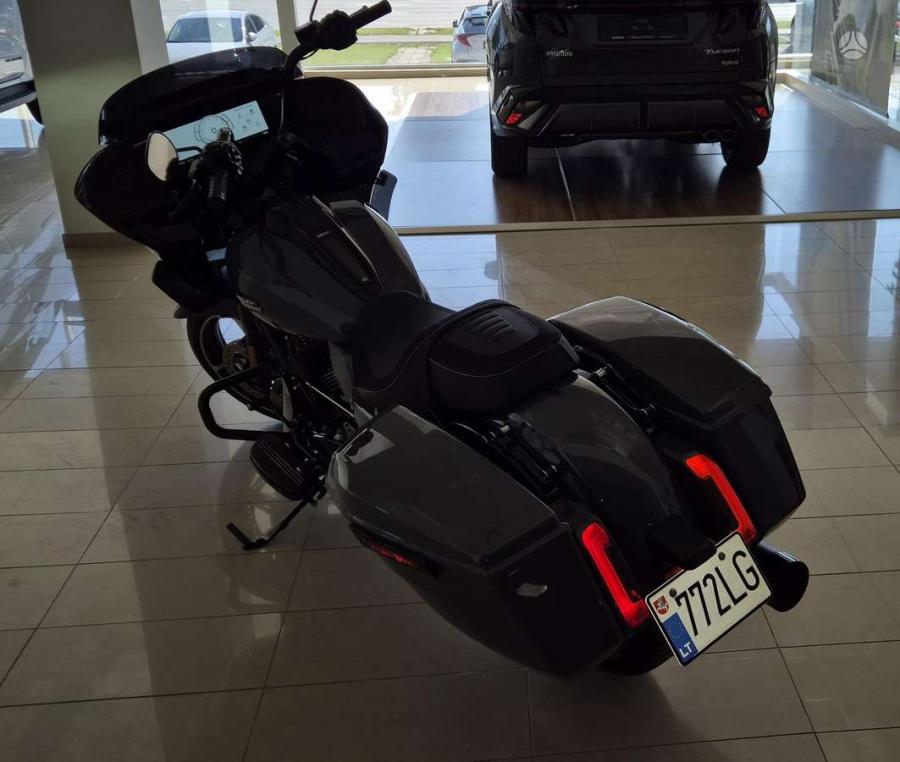 Серый Харли-Девидсон Road Glide 2024 в Шяуляй, объемом двигателя 1.92 л и пробегом 8 тыс. км за 24400 €, фото 5 на AUTOMOTO.COM.LV