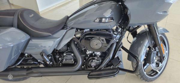 Grey Harley-Davidson Road Glide 2024 in Siauliai, with an engine capacity of 1.92 L and mileage of 8 thousand km for 24400 €, photo 11 on AUTOMOTO.COM.LV