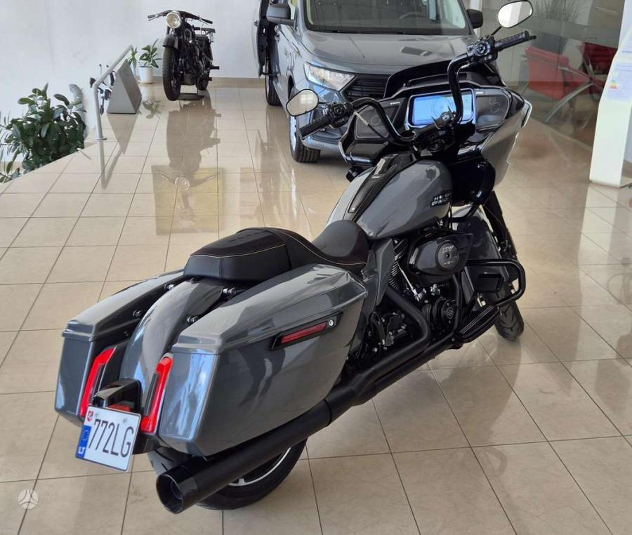 Серый Харли-Девидсон Road Glide 2024 в Шяуляй, объемом двигателя 1.92 л и пробегом 8 тыс. км за 24400 €, фото 15 на AUTOMOTO.COM.LV