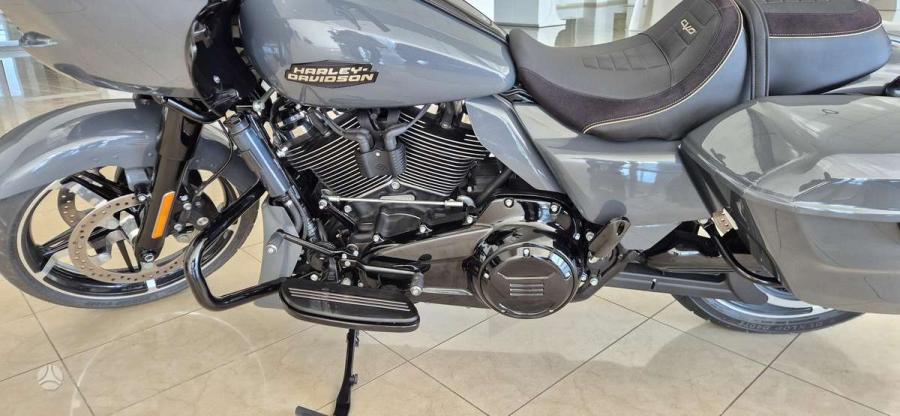 Серый Харли-Девидсон Road Glide 2024 в Шяуляй, объемом двигателя 1.92 л и пробегом 8 тыс. км за 24400 €, фото 19 на AUTOMOTO.COM.LV