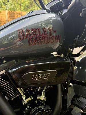 Pelēks Harley-Davidson Road Glide 2024 Klaipėda, ar dzinēja tilpumu 0.00 L un nobraukumu 14 tūkst. km par 23300 €, foto 8 vietnē AUTOMOTO.COM.LV