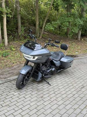 Pelēks Harley-Davidson Road Glide 2024 Klaipėda, ar dzinēja tilpumu 0.00 L un nobraukumu 14 tūkst. km par 23300 €, foto 13 vietnē AUTOMOTO.COM.LV