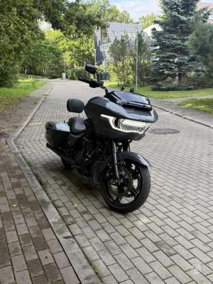 Pelēks Harley-Davidson Road Glide 2024 Klaipėda, ar dzinēja tilpumu 0.00 L un nobraukumu 14 tūkst. km par 23300 €, foto 14 vietnē AUTOMOTO.COM.LV