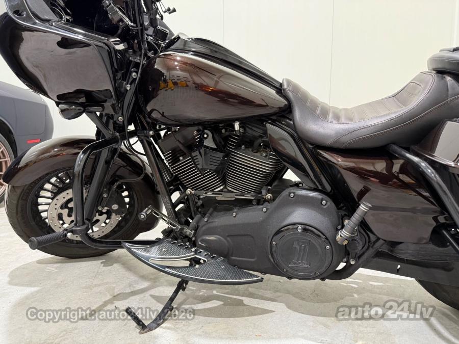 Harley-Davidson Road Glide 2012 in Tartu, with an engine capacity of 1.69 L and mileage of 70 thousand km for 11000 €, photo 8 on AUTOMOTO.COM.LV