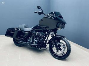 Harley-Davidson Road Glide 2015 in Siauliai, with an engine capacity of 1.70 L and mileage of 25 thousand km for 16500 €, photo  on AUTOMOTO.COM.LV