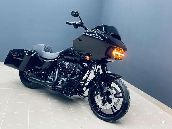 Harley-Davidson Road Glide 2015 in Siauliai, with an engine capacity of 1.70 L and mileage of 25 thousand km for 16500 €, photo 7 on AUTOMOTO.COM.LV