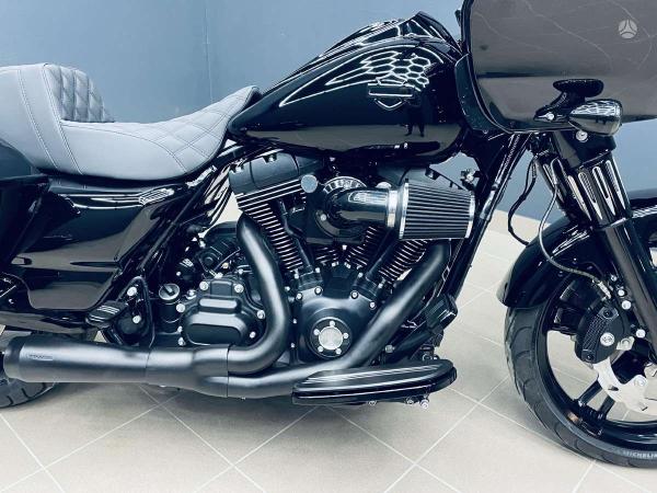 Harley-Davidson Road Glide 2015 in Siauliai, with an engine capacity of 1.70 L and mileage of 25 thousand km for 16500 €, photo 10 on AUTOMOTO.COM.LV