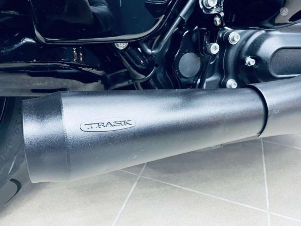 Харли-Девидсон Road Glide 2015 в Шяуляй, объемом двигателя 1.70 л и пробегом 25 тыс. км за 16500 €, фото 11 на AUTOMOTO.COM.LV