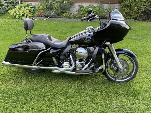 Harley-Davidson Road Glide 2015 in Valmiera, with an engine capacity of 1.69 L and mileage of 0 thousand km for 13900 €, photo 2 on AUTOMOTO.COM.LV