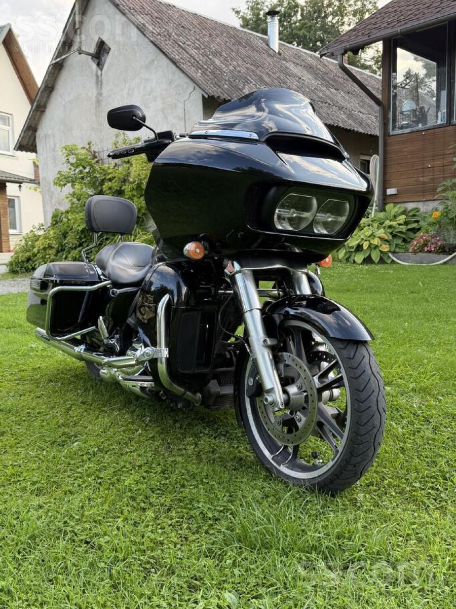 Harley-Davidson Road Glide 2015 in Valmiera, with an engine capacity of 1.69 L and mileage of 0 thousand km for 13900 €, photo 1 on AUTOMOTO.COM.LV