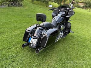 Harley-Davidson Road Glide 2015 in Valmiera, with an engine capacity of 1.69 L and mileage of 0 thousand km for 13900 €, photo 4 on AUTOMOTO.COM.LV