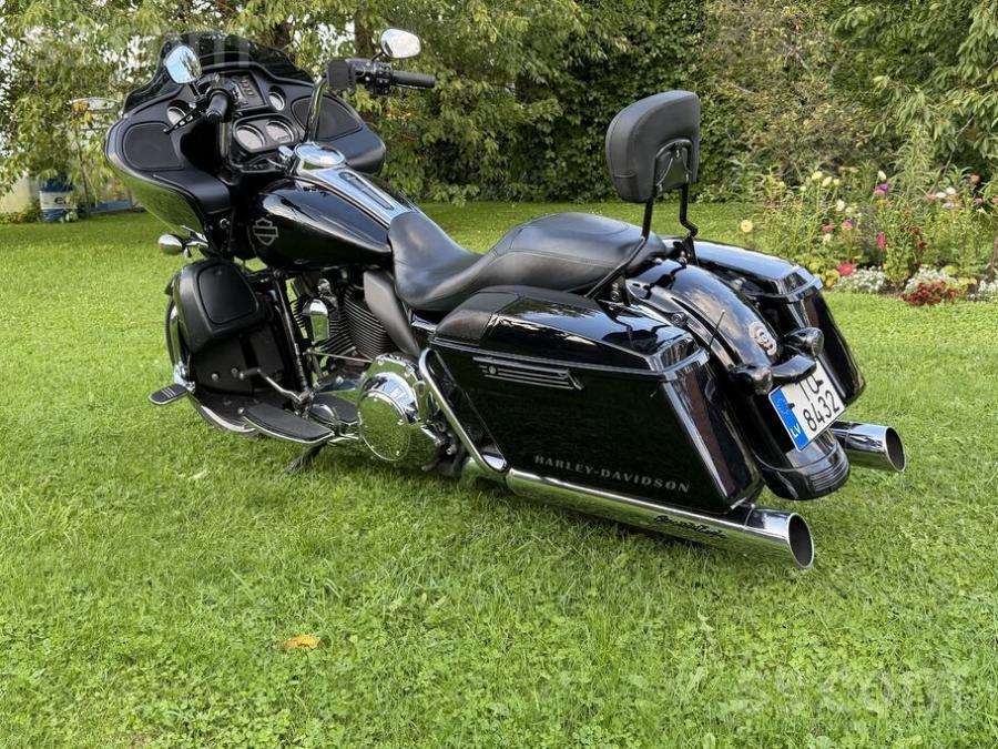 Harley-Davidson Road Glide 2015 in Valmiera, with an engine capacity of 1.69 L and mileage of 0 thousand km for 13900 €, photo 5 on AUTOMOTO.COM.LV