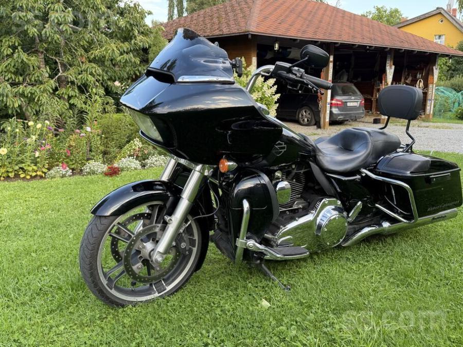 Harley-Davidson Road Glide 2015 in Valmiera, with an engine capacity of 1.69 L and mileage of 0 thousand km for 13900 €, photo 7 on AUTOMOTO.COM.LV