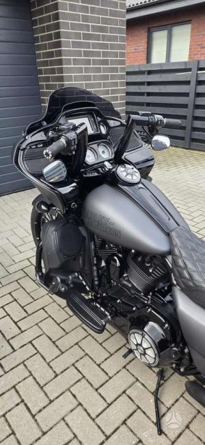 Harley-Davidson Road Glide 2015 in Klaipeda, with an engine capacity of 1.69 L and mileage of 51 thousand km for 15500 €, photo 4 on AUTOMOTO.COM.LV