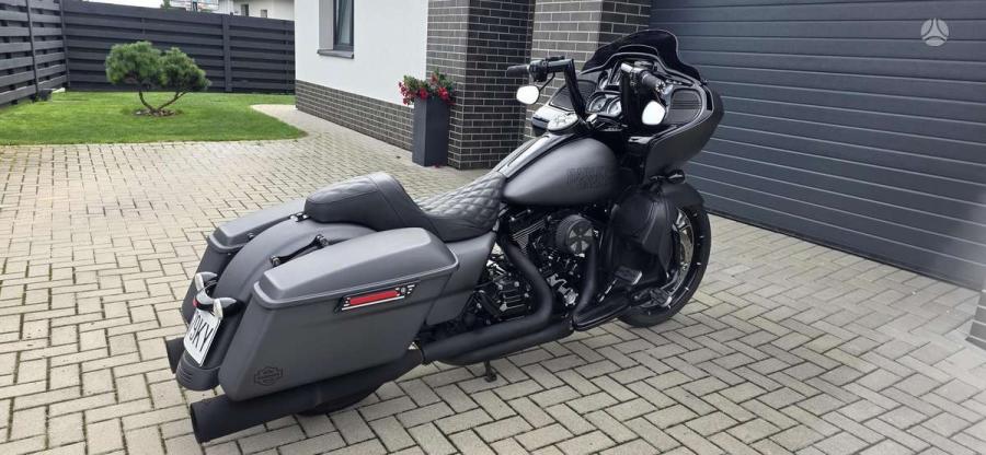 Harley-Davidson Road Glide 2015 in Klaipeda, with an engine capacity of 1.69 L and mileage of 51 thousand km for 15500 €, photo 6 on AUTOMOTO.COM.LV