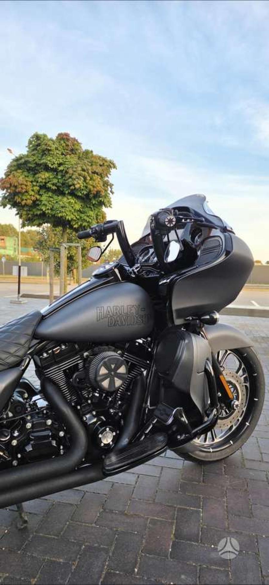 Harley-Davidson Road Glide 2015 in Klaipeda, with an engine capacity of 1.69 L and mileage of 51 thousand km for 15500 €, photo 10 on AUTOMOTO.COM.LV