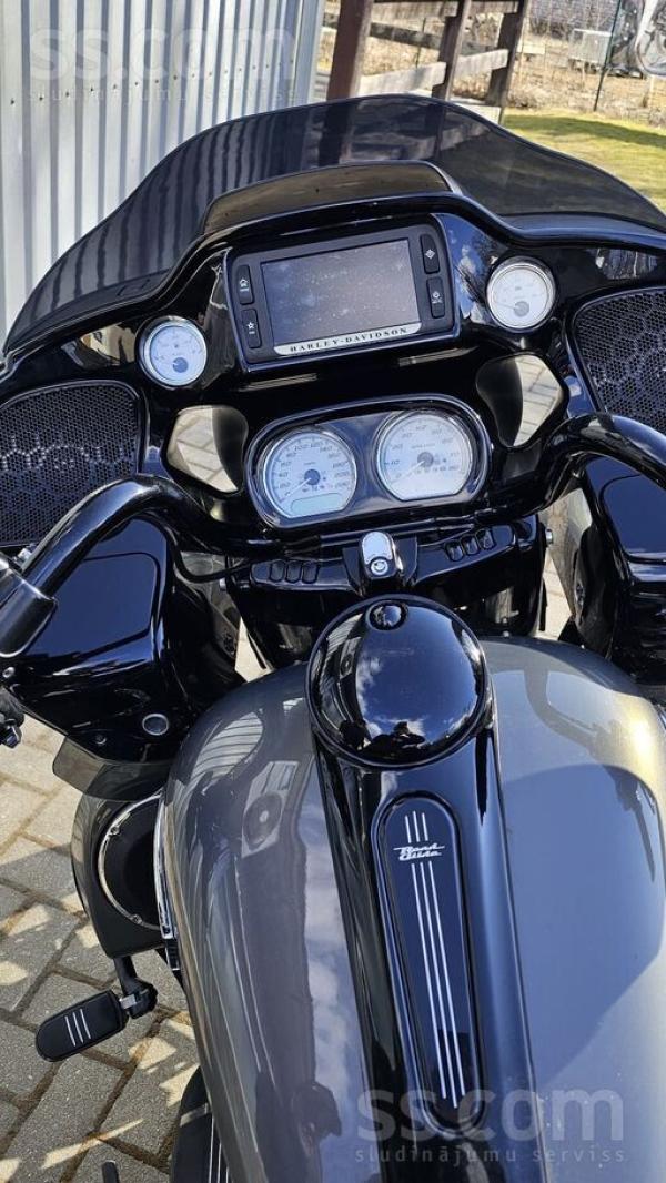 Харли-Девидсон Road Glide 2016 в Рига, объемом двигателя 1.69 л и пробегом 0 тыс. км за 14800 €, фото 3 на AUTOMOTO.COM.LV