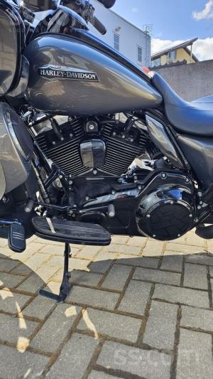Харли-Девидсон Road Glide 2016 в Рига, объемом двигателя 1.69 л и пробегом 0 тыс. км за 14800 €, фото 10 на AUTOMOTO.COM.LV