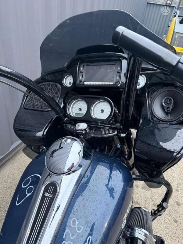 Harley-Davidson Road Glide 2016 in Kaunas, with an engine capacity of 1.69 L and mileage of 11 thousand km for 9000 €, photo 11 on AUTOMOTO.COM.LV