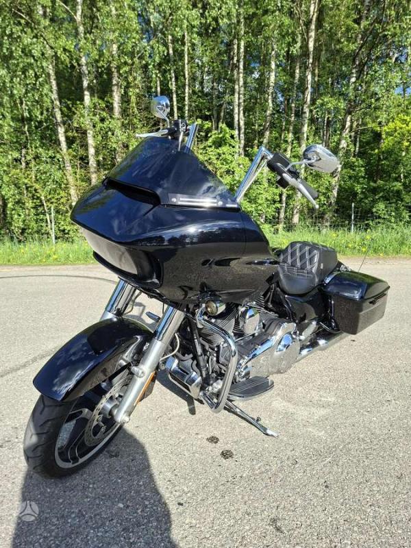 Harley-Davidson Road Glide 2016 Ukmergė, ar dzinēja tilpumu 1.75 L un nobraukumu 38 tūkst. km par 11200 €, foto 2 vietnē AUTOMOTO.COM.LV
