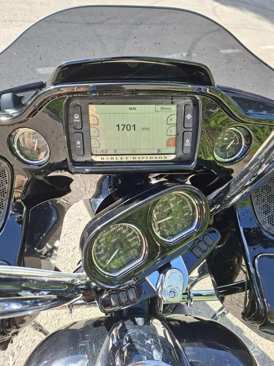 Харли-Девидсон Road Glide 2016 в Укмерге, объемом двигателя 1.75 л и пробегом 38 тыс. км за 11200 €, фото 16 на AUTOMOTO.COM.LV