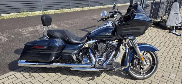 Harley-Davidson Road Glide 2016 in Vilnius on AUTOMOTO.COM.LV Harley-Davidson Road Glide 2016 in Vilnius, with an engine capacity of 0.00 L and mileage of 27 thousand km for 13000 €, photo 6 on AUTOMOTO.COM.LV