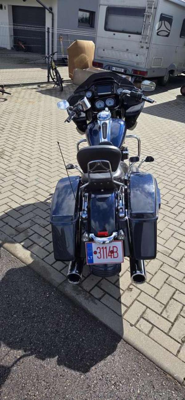 Harley-Davidson Road Glide 2016 in Vilnius on AUTOMOTO.COM.LV Harley-Davidson Road Glide 2016 in Vilnius, with an engine capacity of 0.00 L and mileage of 27 thousand km for 13000 €, photo 8 on AUTOMOTO.COM.LV