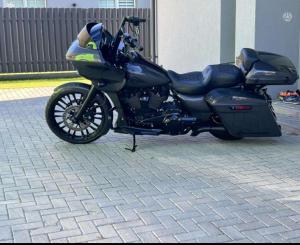 Harley-Davidson Road Glide 2017 Klaipėda, ar dzinēja tilpumu 18.00 L un nobraukumu 21 tūkst. km par 17900 €, foto 3 vietnē AUTOMOTO.COM.LV