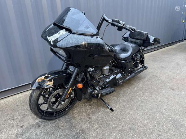 Harley-Davidson Road Glide 2018 in Kaunas, with an engine capacity of 1.75 L and mileage of 22 thousand km for 9111 €, photo 11 on AUTOMOTO.COM.LV