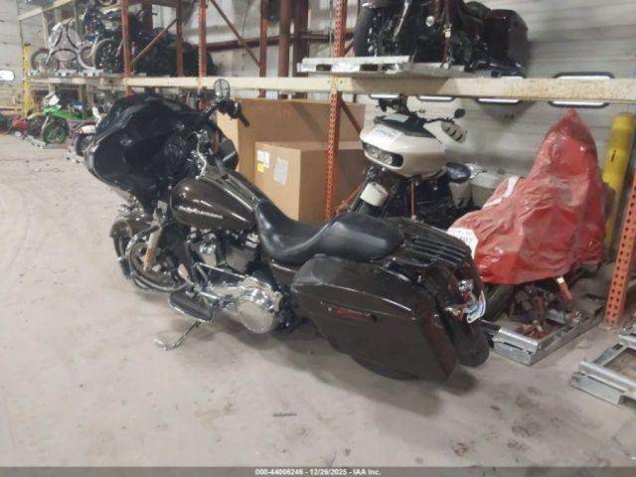 Harley-Davidson Road Glide 2018 in Klaipeda, with an engine capacity of 0.00 L and mileage of 1 thousand km for 6000 €, photo 3 on AUTOMOTO.COM.LV
