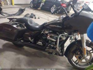 Harley-Davidson Road Glide 2018 in Klaipeda, with an engine capacity of 0.00 L and mileage of 1 thousand km for 6000 €, photo 11 on AUTOMOTO.COM.LV