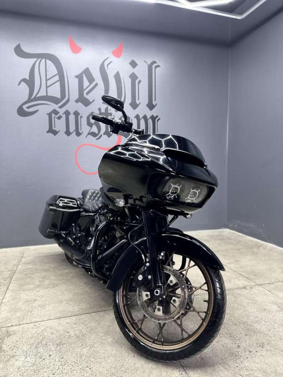 Харли-Девидсон Road Glide 2018 в Каунас, объемом двигателя 1.75 л и пробегом 20 тыс. км за 13900 €, фото 1 на AUTOMOTO.COM.LV