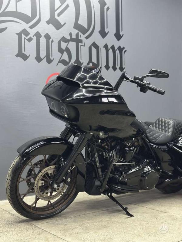Harley-Davidson Road Glide 2018 in Kaunas, with an engine capacity of 1.75 L and mileage of 20 thousand km for 13900 €, photo 6 on AUTOMOTO.COM.LV