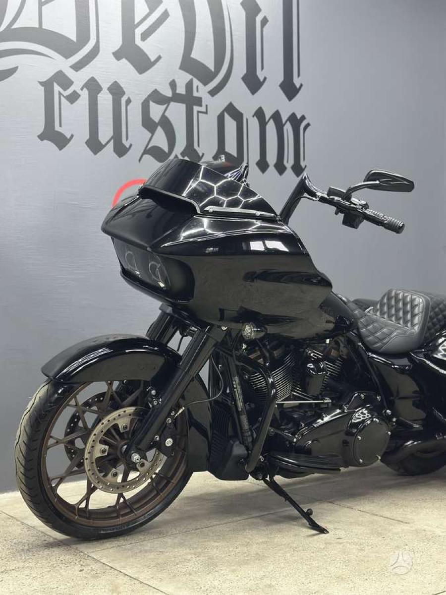 Харли-Девидсон Road Glide 2018 в Каунас, объемом двигателя 1.75 л и пробегом 20 тыс. км за 13900 €, фото 6 на AUTOMOTO.COM.LV