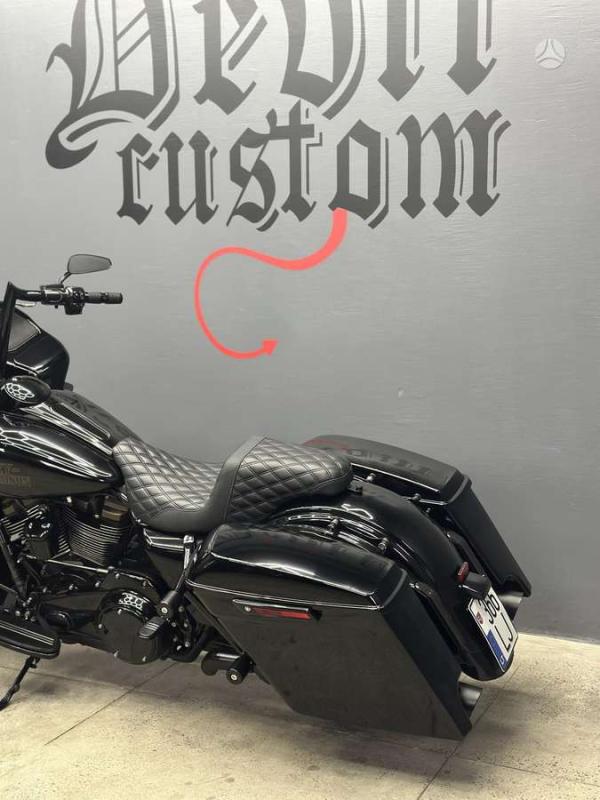 Harley-Davidson Road Glide 2018 in Kaunas, with an engine capacity of 1.75 L and mileage of 20 thousand km for 13900 €, photo 7 on AUTOMOTO.COM.LV