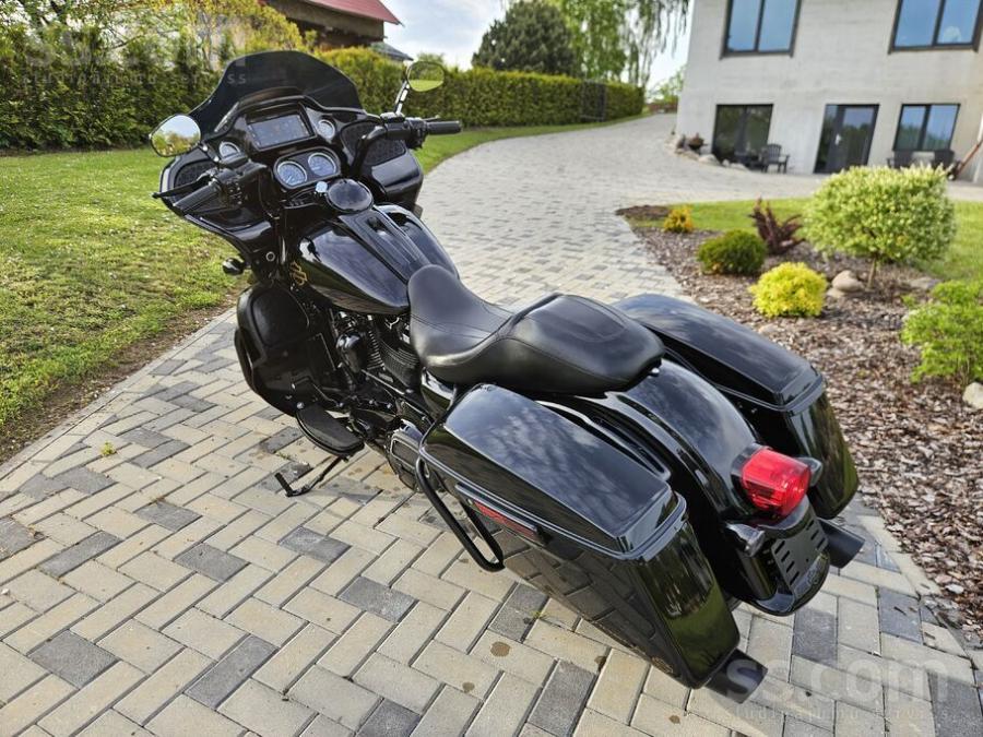 Harley-Davidson Road Glide 2019 Ogre, ar dzinēja tilpumu 1.87 L un nobraukumu 0 tūkst. km par 16150 €, foto 4 vietnē AUTOMOTO.COM.LV