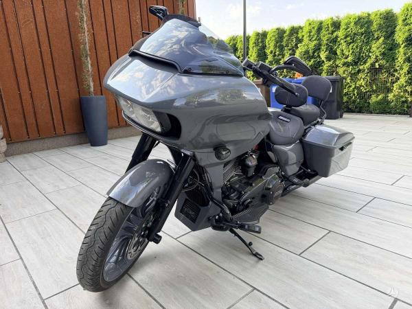 Harley-Davidson Road Glide 2019 Šauļi, ar dzinēja tilpumu 1.92 L un nobraukumu 4 tūkst. km par 19999 €, foto 2 vietnē AUTOMOTO.COM.LV