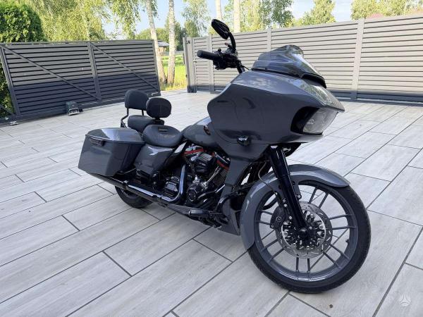 Harley-Davidson Road Glide 2019 Šauļi, ar dzinēja tilpumu 1.92 L un nobraukumu 4 tūkst. km par 19999 €, foto 3 vietnē AUTOMOTO.COM.LV