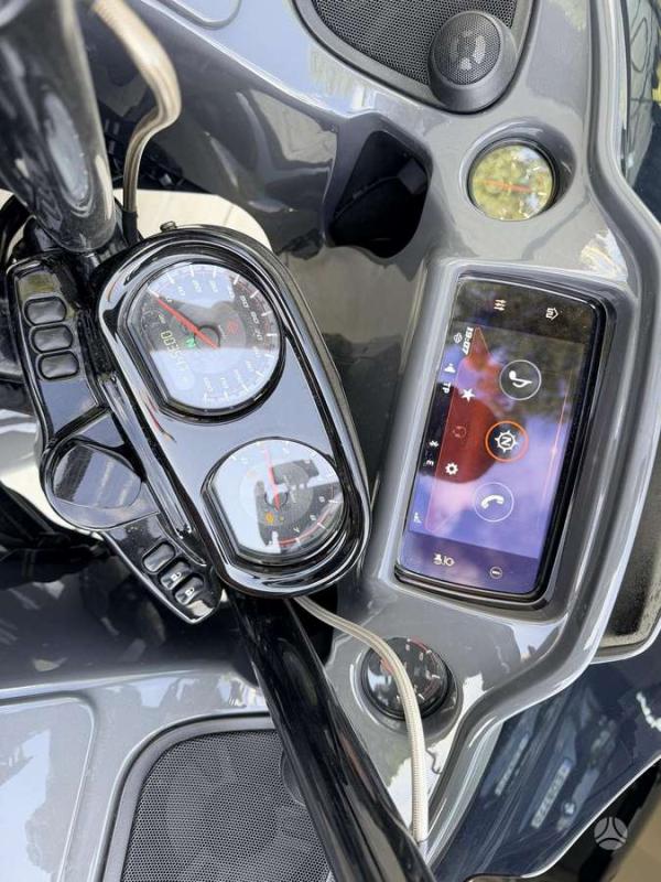 Harley-Davidson Road Glide 2019 Šauļi, ar dzinēja tilpumu 1.92 L un nobraukumu 4 tūkst. km par 19999 €, foto 7 vietnē AUTOMOTO.COM.LV