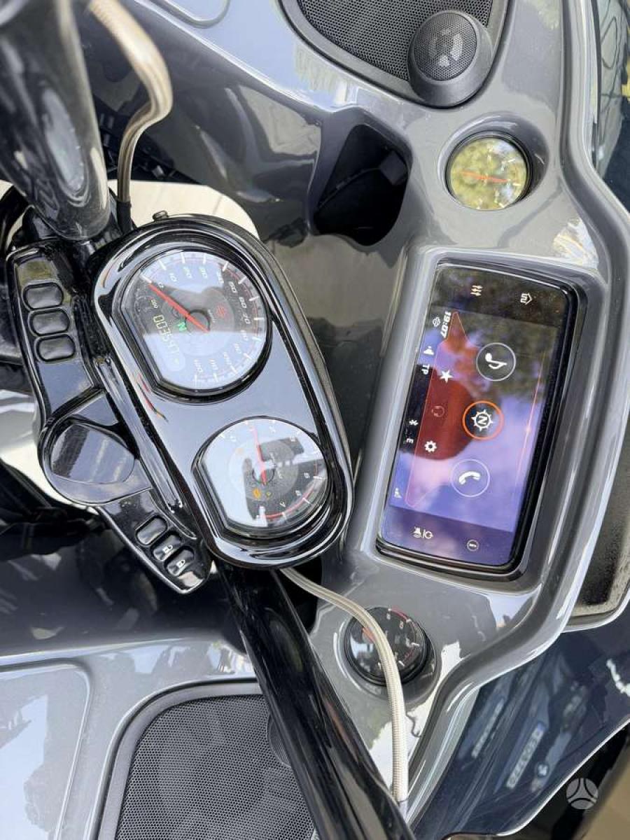 Harley-Davidson Road Glide 2019 Šauļi, ar dzinēja tilpumu 1.92 L un nobraukumu 4 tūkst. km par 19999 €, foto 8 vietnē AUTOMOTO.COM.LV