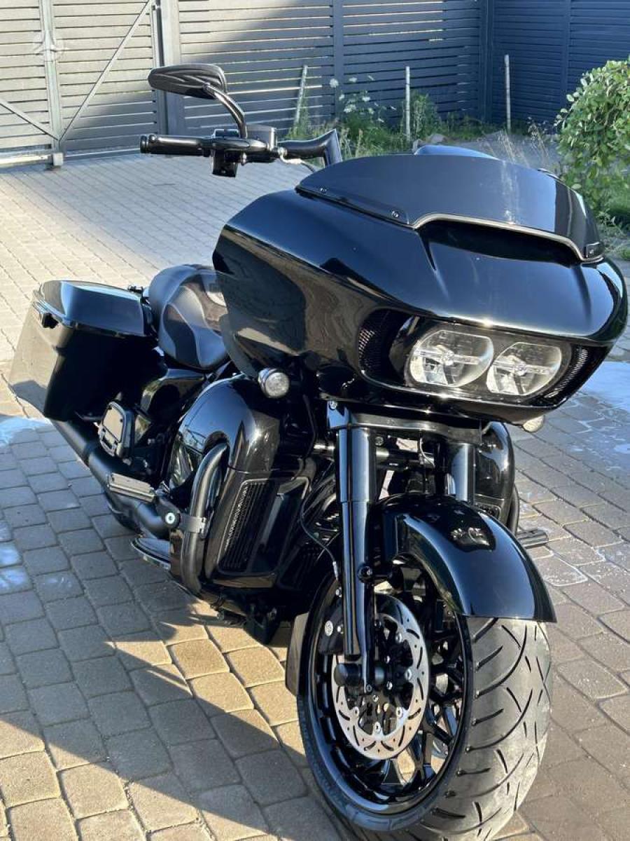 Harley-Davidson Road Glide 2019 in Klaipeda, with an engine capacity of 0.00 L and mileage of 20 thousand km for 15750 €, photo 1 on AUTOMOTO.COM.LV