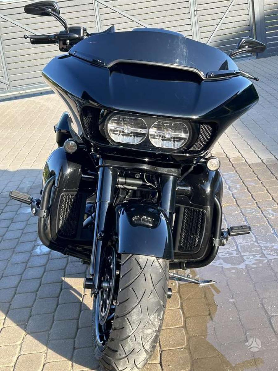 Harley-Davidson Road Glide 2019 in Klaipeda, with an engine capacity of 0.00 L and mileage of 20 thousand km for 15750 €, photo 4 on AUTOMOTO.COM.LV