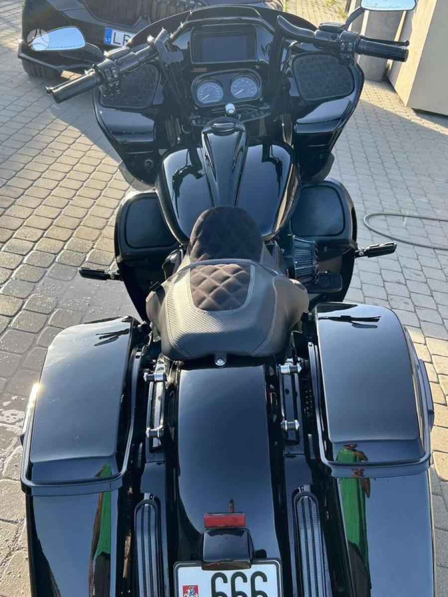 Harley-Davidson Road Glide 2019 in Klaipeda, with an engine capacity of 0.00 L and mileage of 20 thousand km for 15750 €, photo 10 on AUTOMOTO.COM.LV