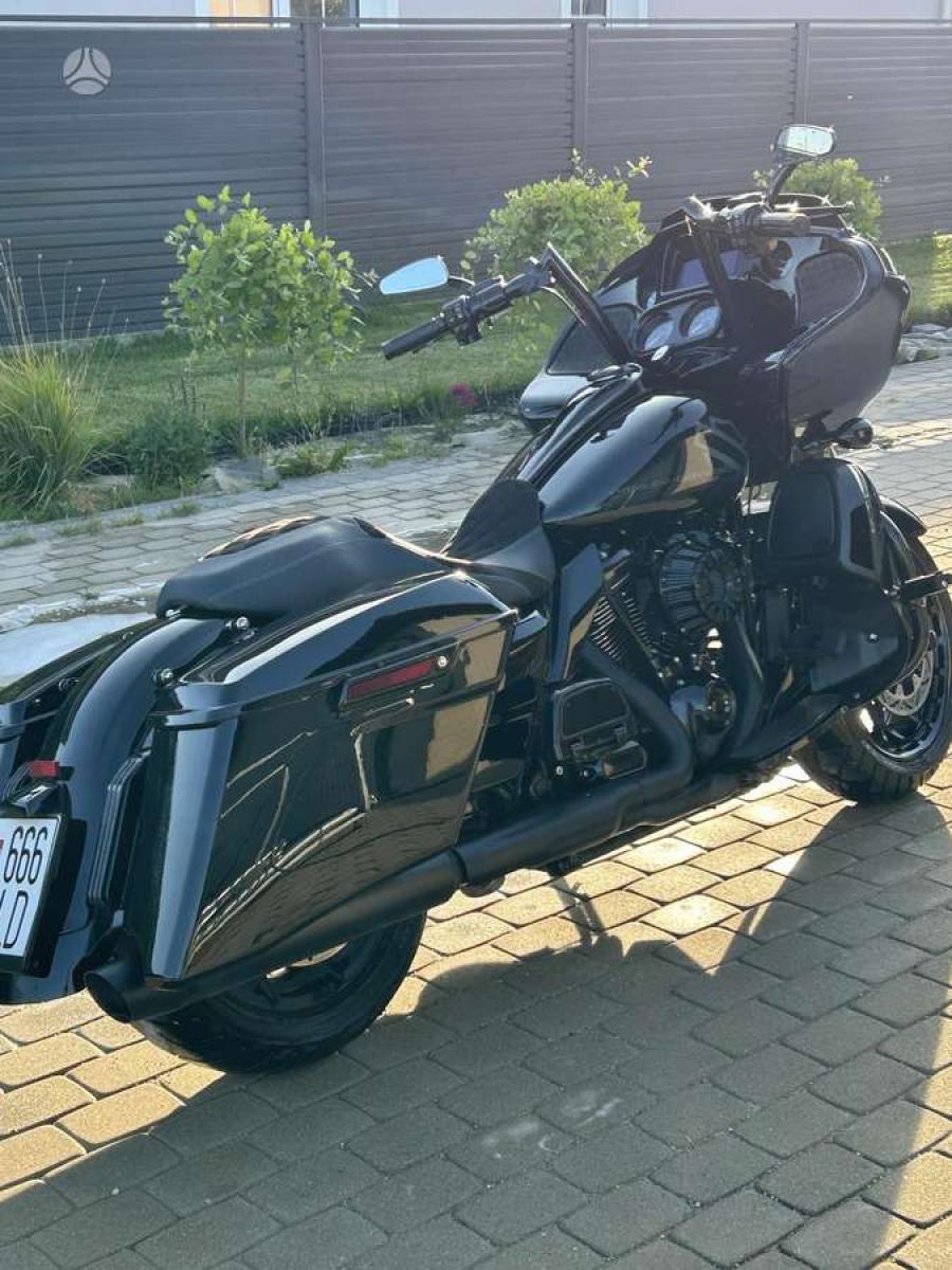 Harley-Davidson Road Glide 2019 in Klaipeda, with an engine capacity of 0.00 L and mileage of 20 thousand km for 15750 €, photo 11 on AUTOMOTO.COM.LV