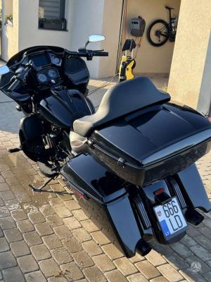 Harley-Davidson Road Glide 2019 in Klaipeda, with an engine capacity of 0.00 L and mileage of 20 thousand km for 15750 €, photo 14 on AUTOMOTO.COM.LV