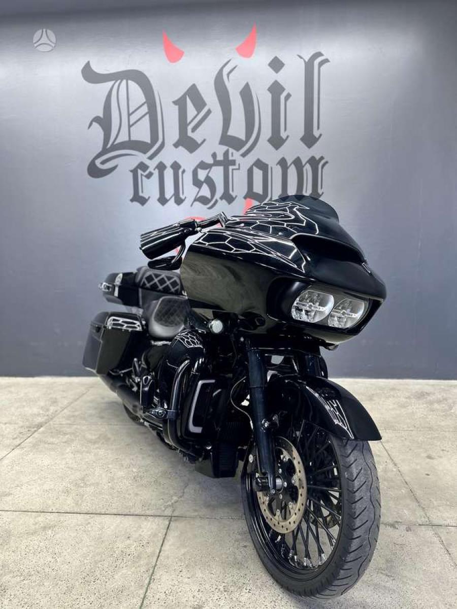 Харли-Девидсон Road Glide 2019 в Каунас, объемом двигателя 1.86 л и пробегом 11 тыс. км за 17700 €, фото 4 на AUTOMOTO.COM.LV