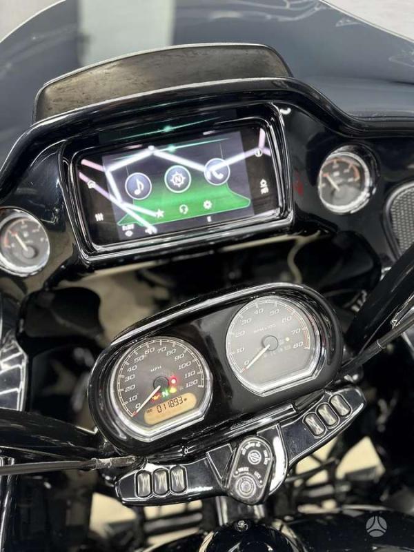 Харли-Девидсон Road Glide 2019 в Каунас, объемом двигателя 1.86 л и пробегом 11 тыс. км за 17700 €, фото 8 на AUTOMOTO.COM.LV