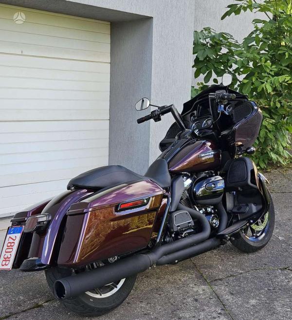 Harley-Davidson Road Glide 2019 in Siauliai on AUTOMOTO.COM.LV Harley-Davidson Road Glide 2019 in Siauliai, with an engine capacity of 0.00 L and mileage of 21 thousand km for 13800 €, photo 4 on AUTOMOTO.COM.LV