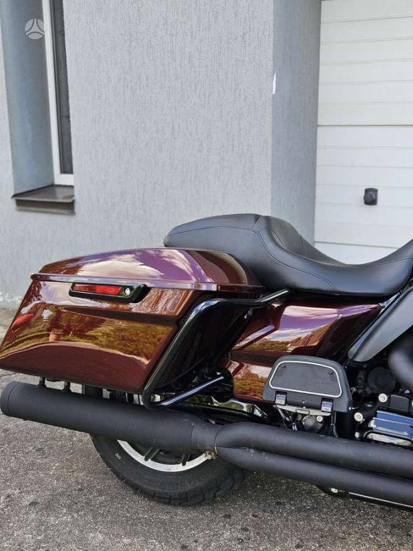 Harley-Davidson Road Glide 2019 in Siauliai on AUTOMOTO.COM.LV Harley-Davidson Road Glide 2019 in Siauliai, with an engine capacity of 0.00 L and mileage of 21 thousand km for 13800 €, photo 5 on AUTOMOTO.COM.LV